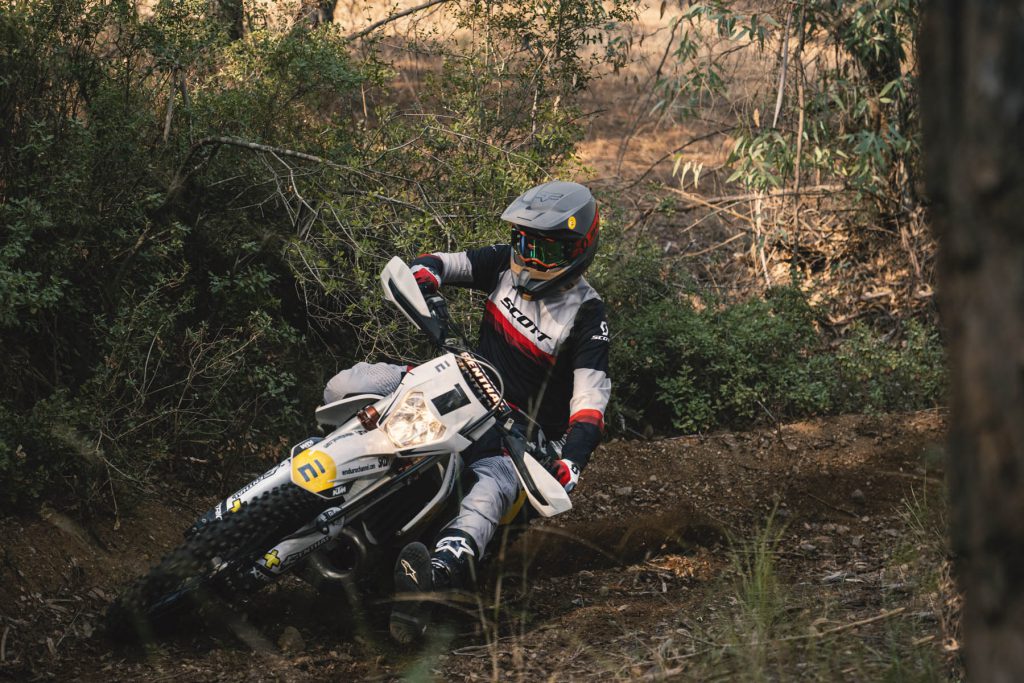 The 2020 SCOTT 450 Podium Racewear | WHSTSY – Enduro Channel