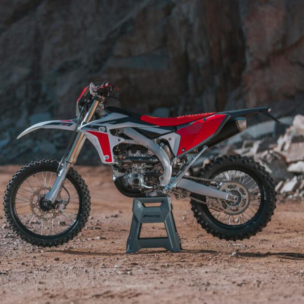Fantic continues to grow in enduro and now presents the XEF 250 ...