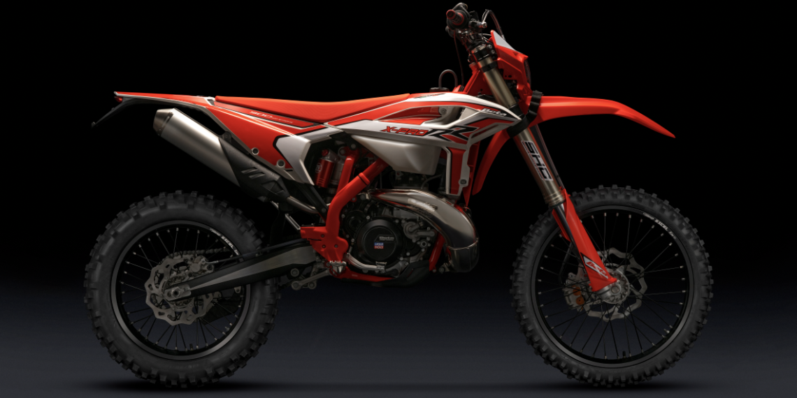 Beta’s 2025 RR X-Pro: New 125 & 300 Two-Stroke Updates! – Enduro Channel