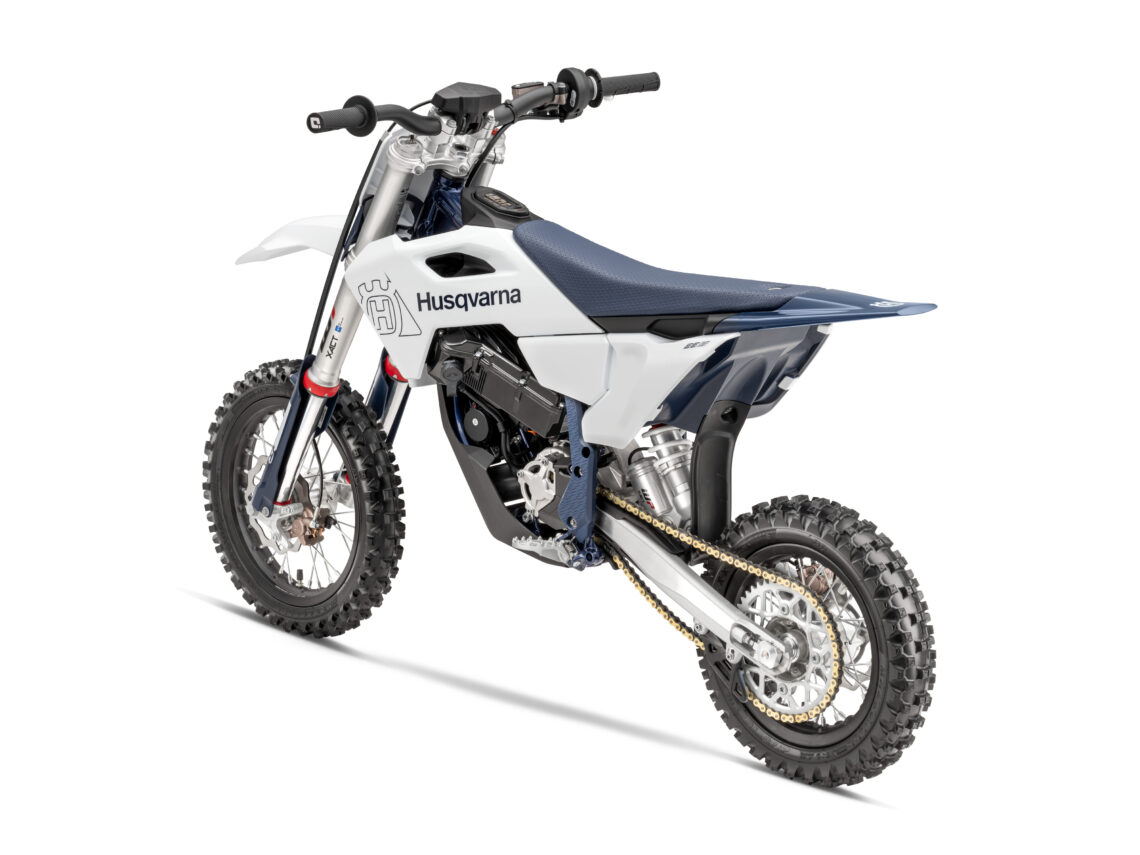Husqvarna Mobility Introduces 2025 EE 5: Electric Motocross with Water ...